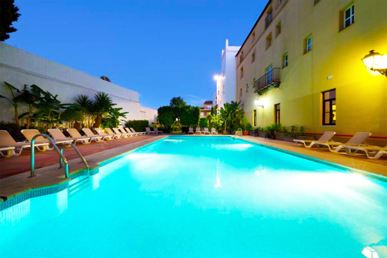 Hotel Campomar Playa: Hotel en El Puerto de Santa María Piscina Exterior