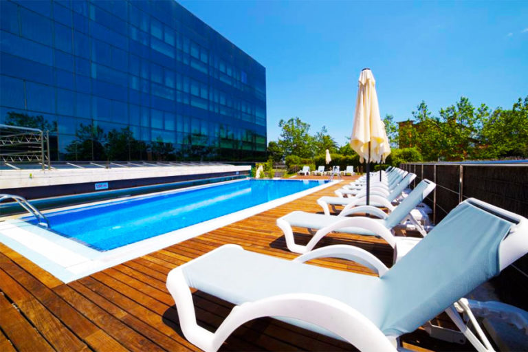 Hotel NH Gijón: Hotel en Gijón Piscina con Vistas al Mar